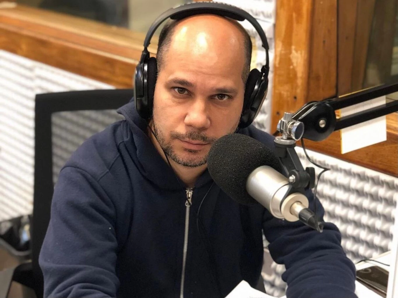 Luis Gasulla presenta su nuevo libro “La casta: La patria somos ...